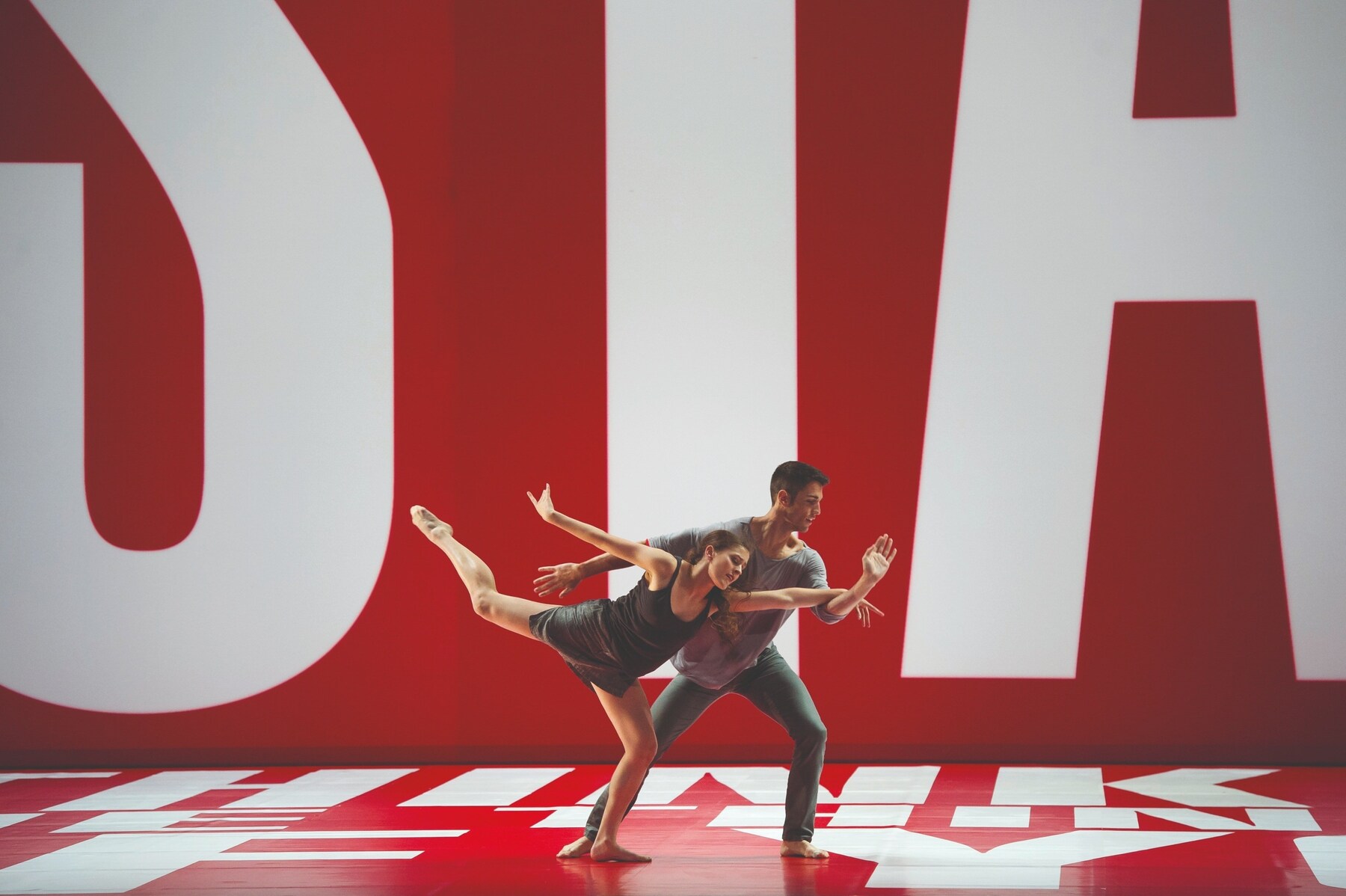 Mission - Dance Reflections by Van Cleef & Arpels